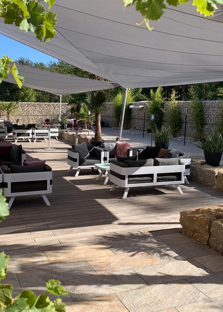 Outdoorbereich des Botanical | Percuma & Botanical